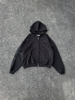 BLACK ON BLACK CROSS ZIPPER – Chambre de Couture